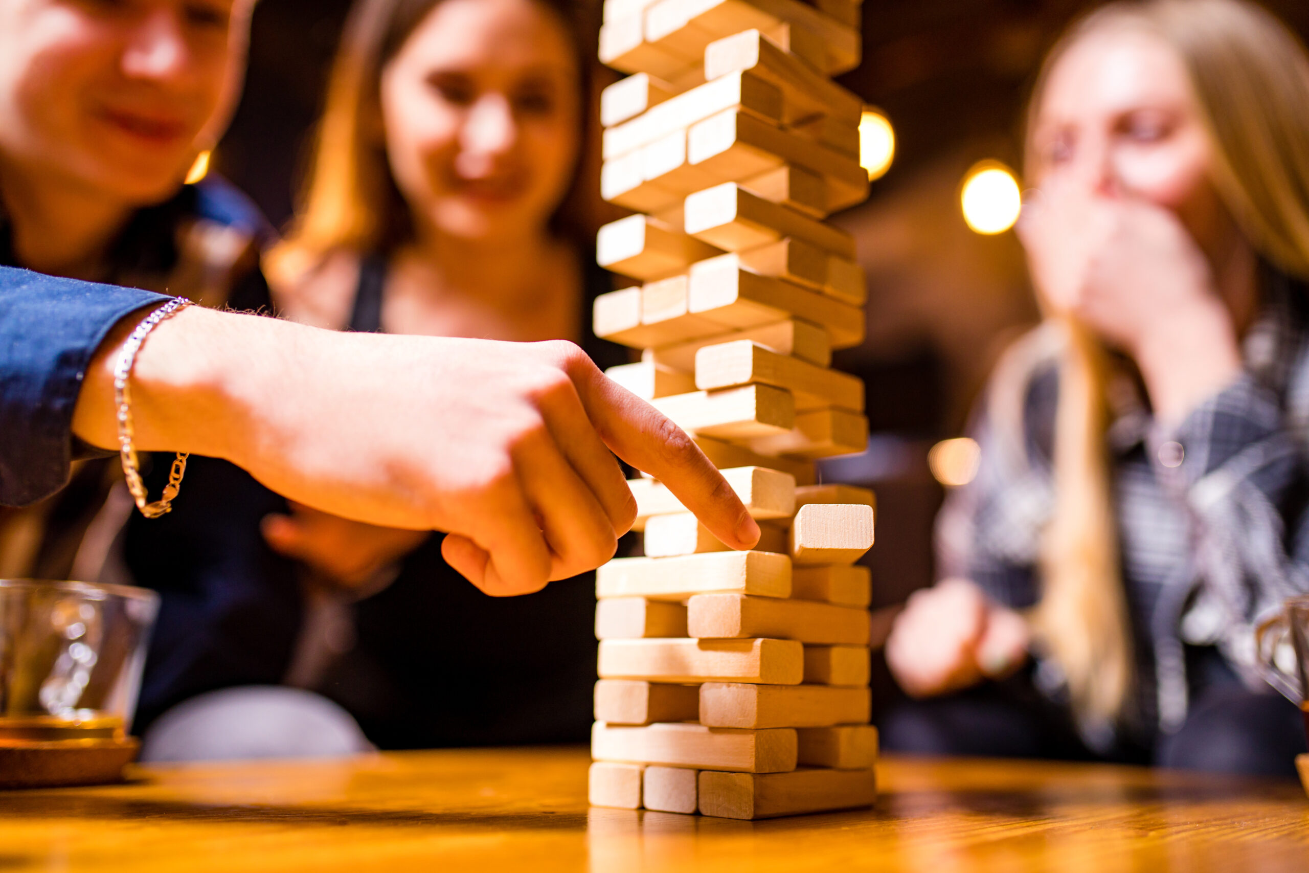 Comment organiser une soirée jeux de société ? - Le guide de vos soirées